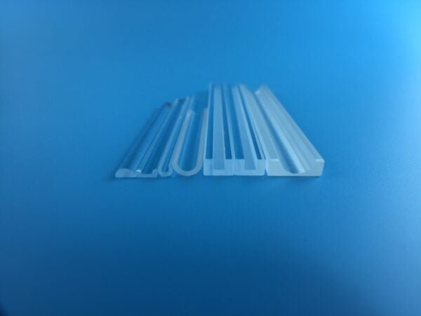 What are differences between quartz glass and ordinary glass?